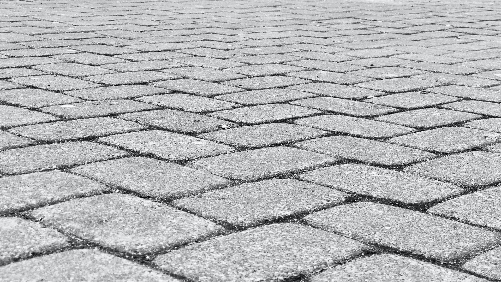 Advantages and disadvantages of using stone pavers